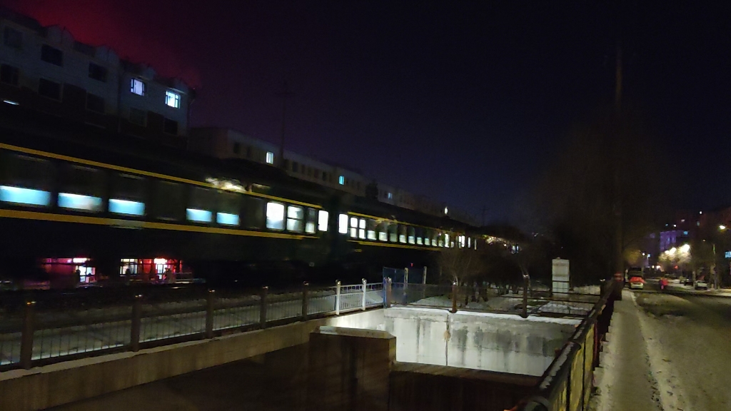 长白山至大连~K7512次列车通过(套跑通化至长白山~4245/6)