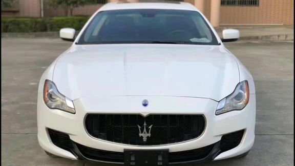 ...无匙启动换挡拨片加减档全时四驱运动模式天窗翻毛皮顶定速巡航前后