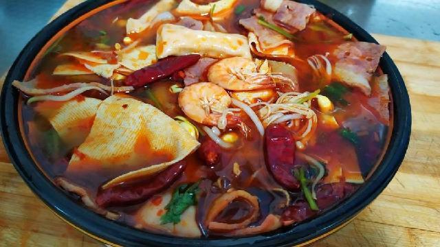 食谱:教你麻辣烫的家常做法,香辣下饭,做法简单,比饭店做的还好吃