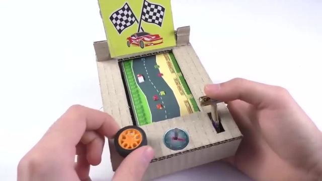 .b>赛车游戏机真好玩!生活客手工制作秀