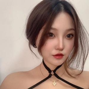 小魔女王驾到 