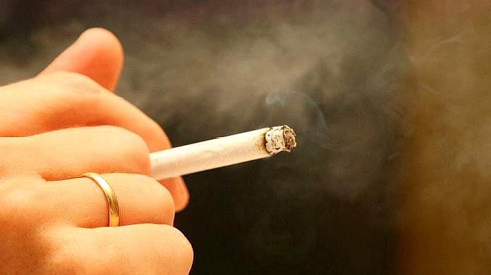 生活中的这3大坏习惯很容易让血管堵塞,危害身体健康,快改正