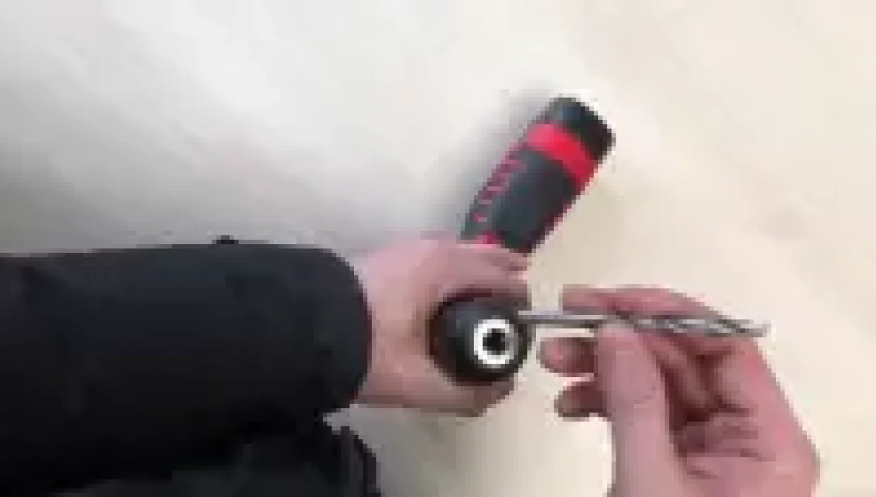 晶思达电钻使用视频—如何上钻头1