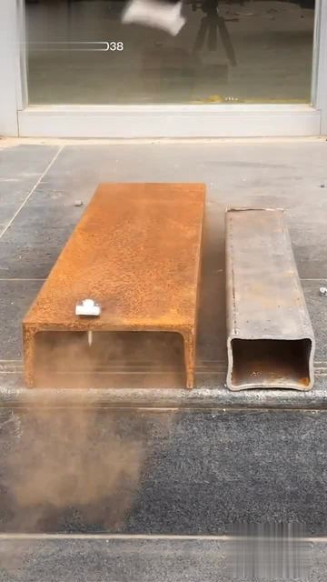 吊顶神器炮钉枪,它不用油不用电装上炮钉就可以钉木头墙壁水泥墙...