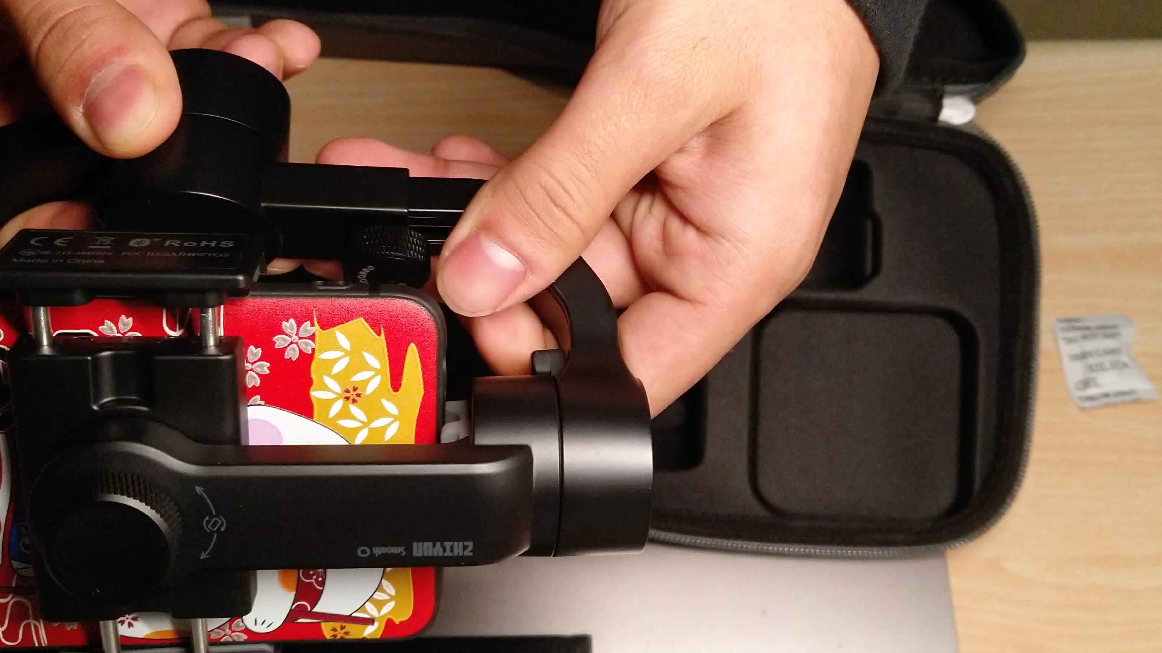 智云Smooth-Q手机三轴稳定器 手持云台 开箱上手体验