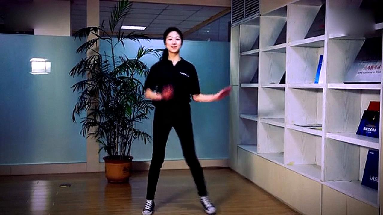 抓钱舞舞蹈视频,听着动感的音乐,带着员工一起动起来吧
