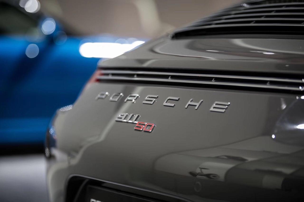 ...7%。今 年前九月,保时捷营业收入达 204.9 亿欧元,同比增长 7%;销售...