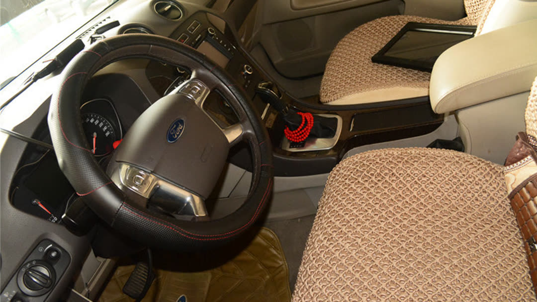 福特双离合变速箱漏油顿挫锁档起步抖挂挡冲击熄火异响,问题维修