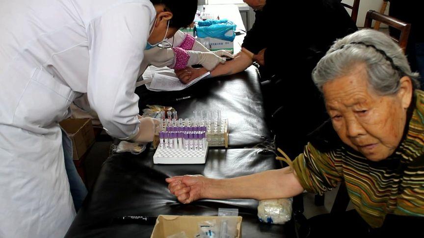 烟台莱州:村里广播让老人集合在一块 要干啥?医生称国家政策好