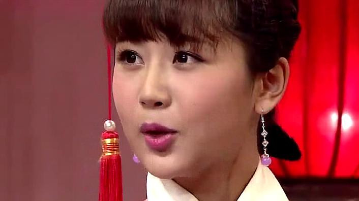 杨紫即兴小品《还珠格格》,紫薇小燕子在皇宫做微商,这脑洞真大