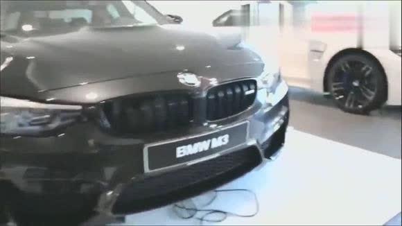 2018款宝马M3,标配F1赛车级发动机,操控性能极佳
