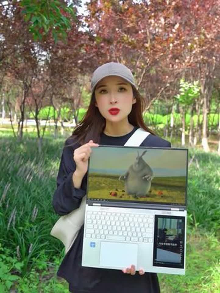 谁说双屏笔记本就一定高价?