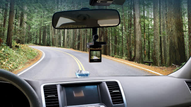 老司机提醒:行车记录仪安装有规定,不按规定可能被扣12分