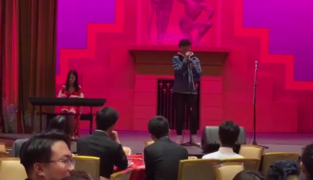 【王小憨憨憨】告白气球钢琴弹唱(Live)