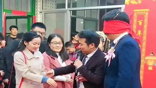 司仪的作用就是没事找事,结局太逗了!