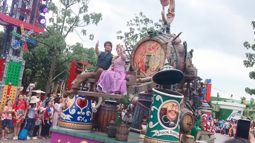 上海迪士尼 全世界都在催着你长大,只有迪士尼在守护你的童年园游会