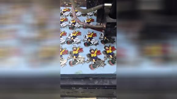 工业自动化的魅力,视觉点胶控制系统360度无死角定位识别