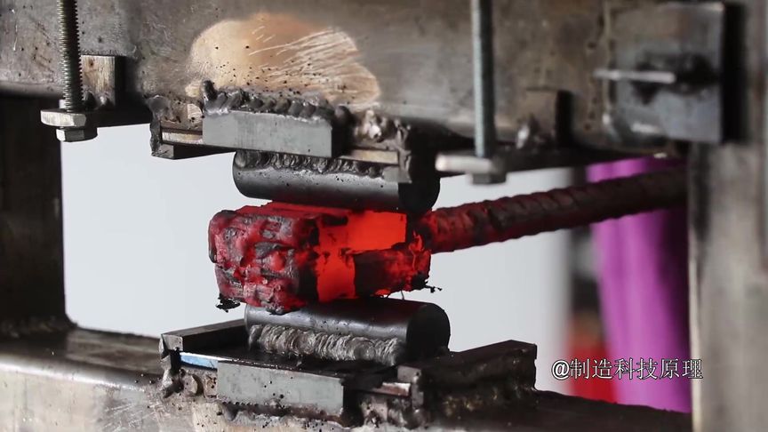 由轴承滚珠制成的大马士革钢 #锻造毛坯 #机械加工制造