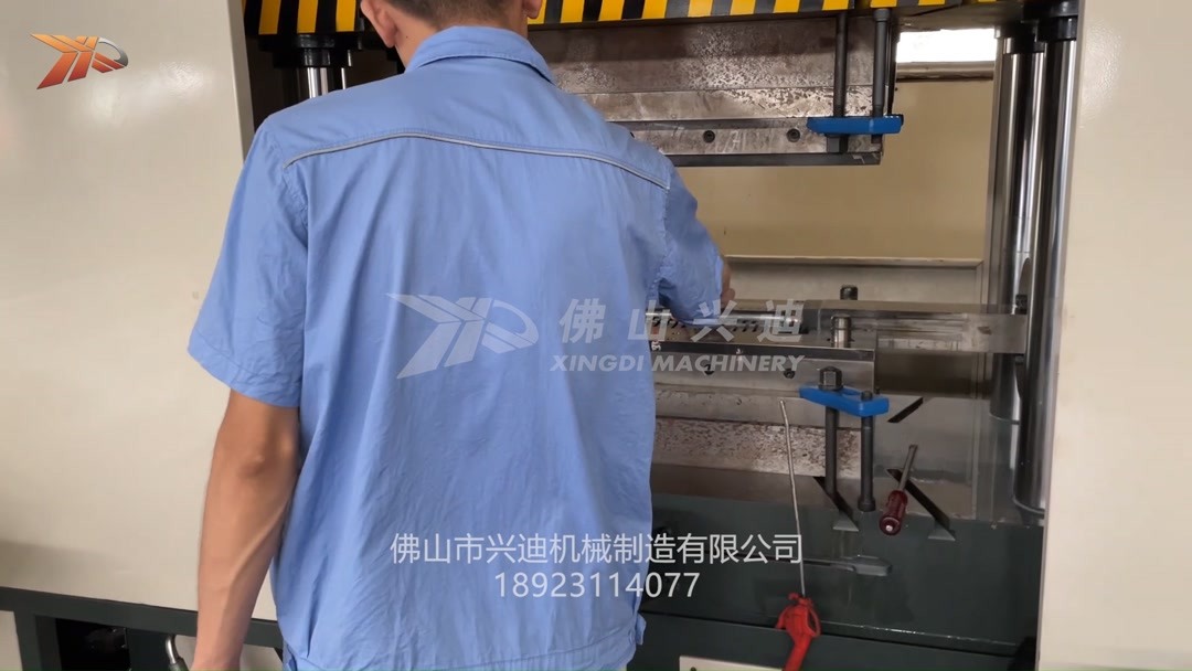 水胀成形加工金属波纹管的机器设备