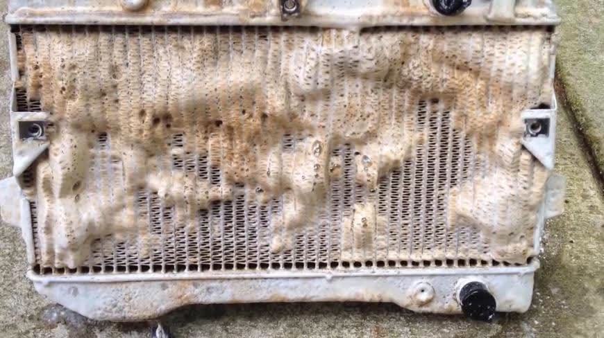 清洁满是灰尘的散热器,整个过程太舒服了,简直就是强迫症的福音