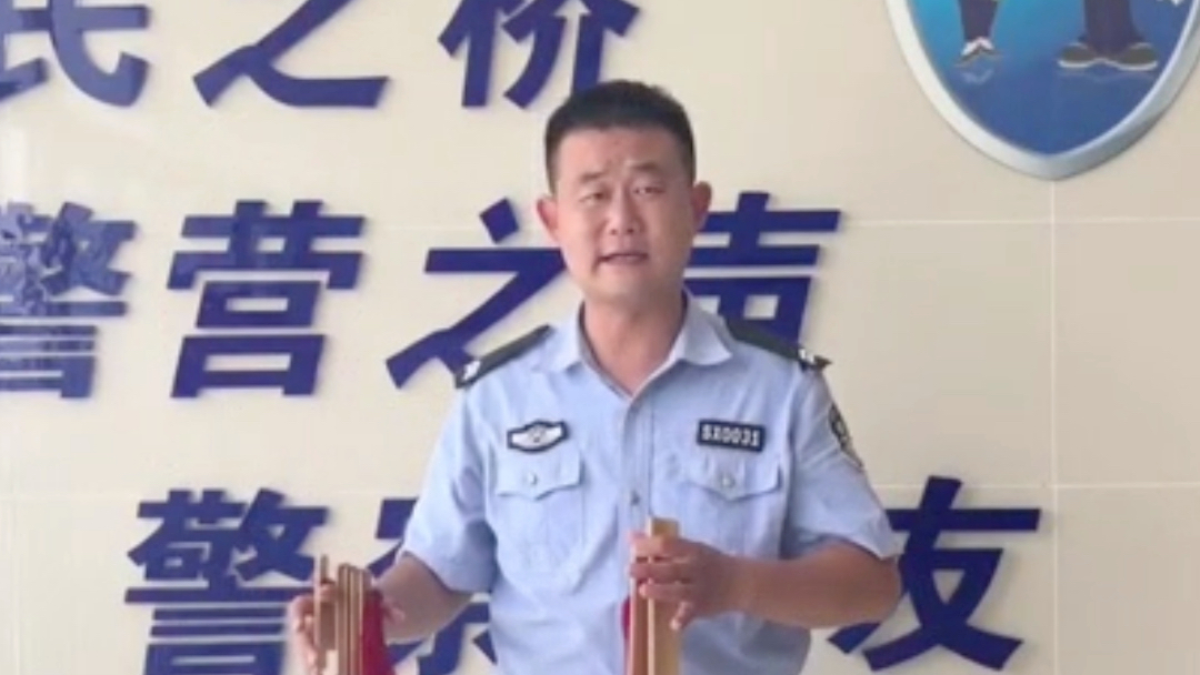 ...淮北市濉溪县公安局团委工作人员以快板形式向青少年宣传禁毒知识!
