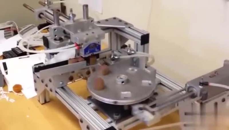 自动化气缸使用演示了,气缸抓取动作实现!