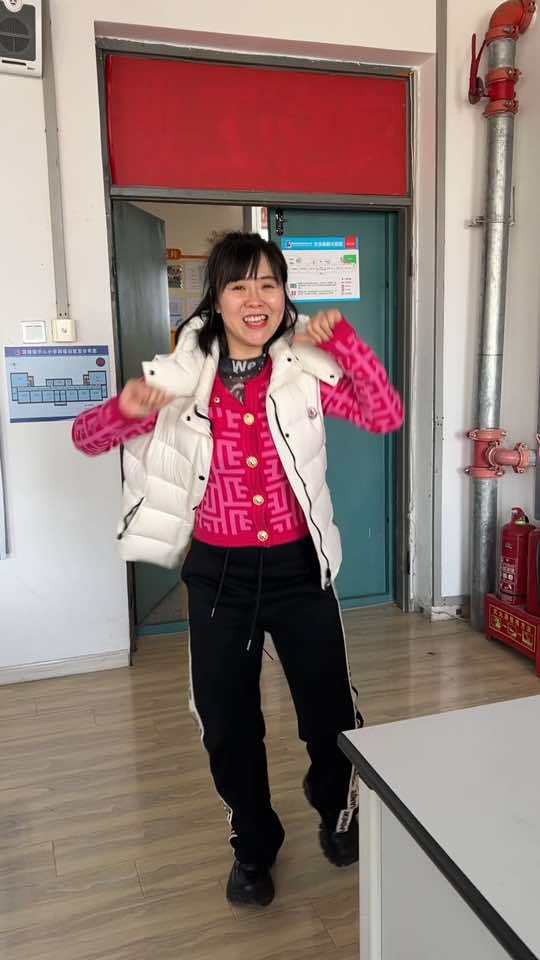 #音乐老师 #三月里的小雨 上课时的我和下课时的我一样的开心快乐