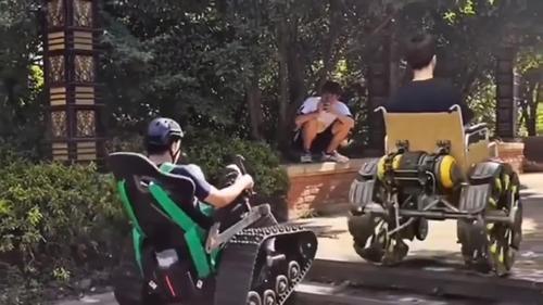 残疾人出行的轮椅,居然有那么大差别,没有对比就没有伤害