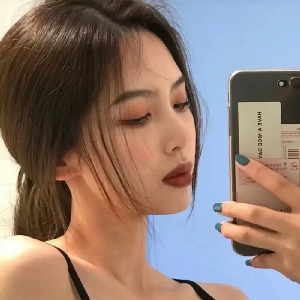 摩羯酱酱紫 
