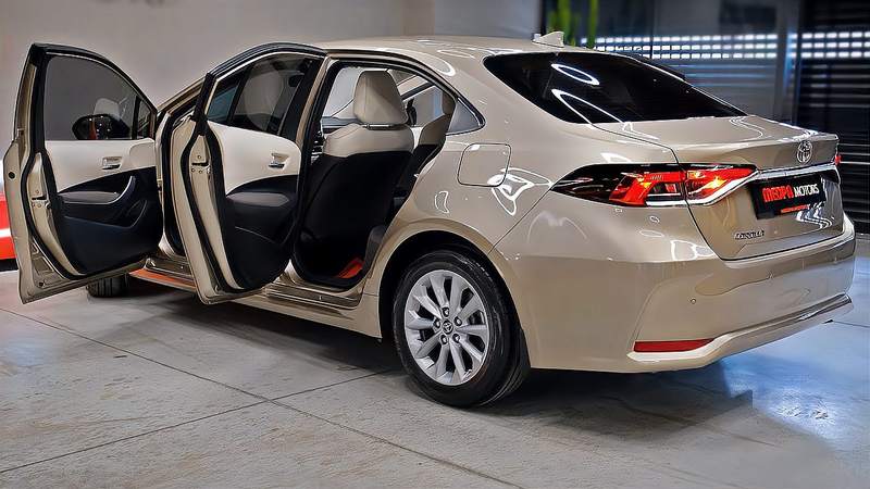 2023款“卡罗拉”正式亮相!全新LOGO+1.8混动,内饰终于“开窍”