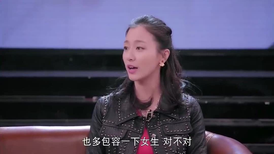 果果被邀请当嘉宾,但是中途却情绪失控,被助理拉下舞台