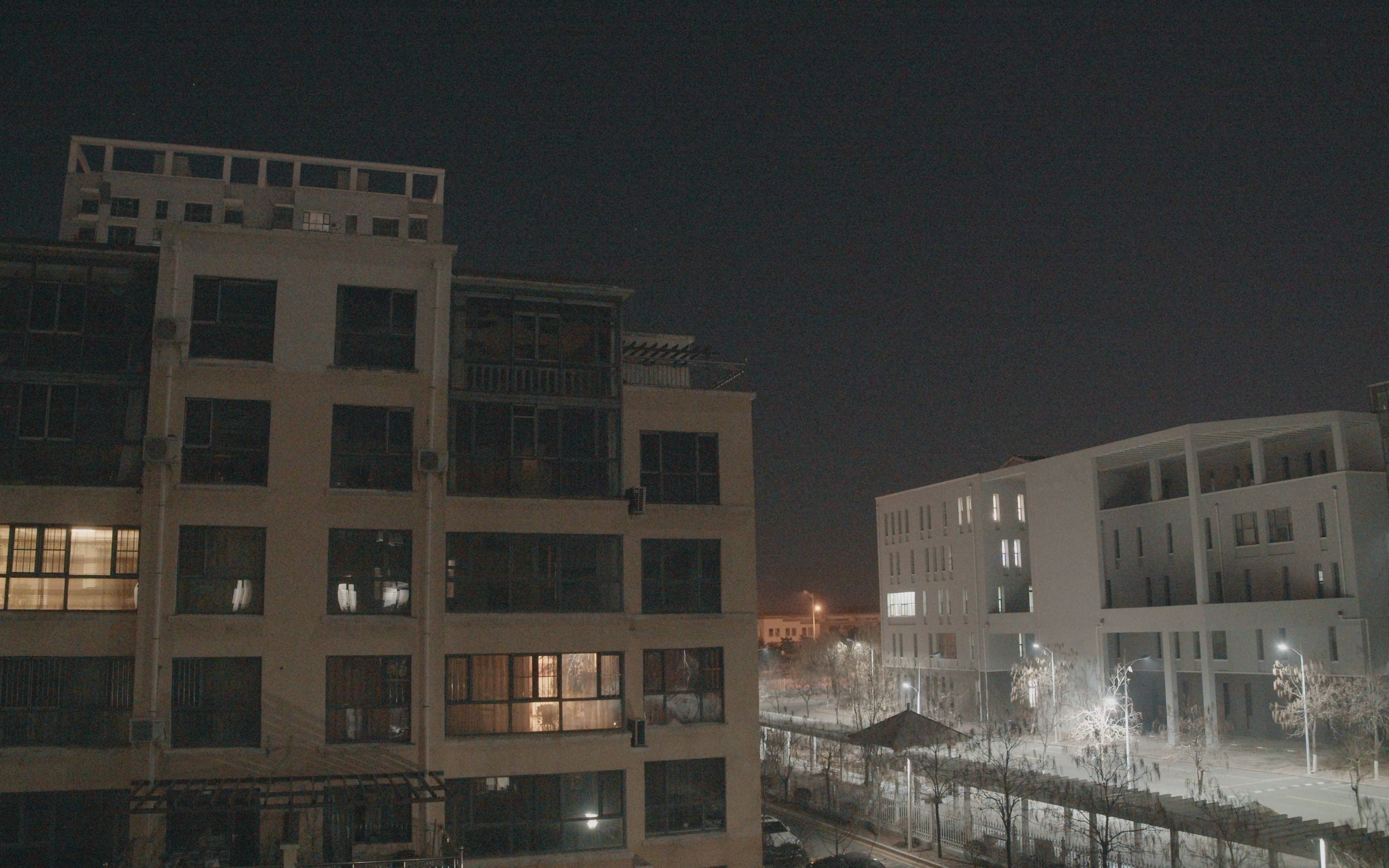 BMPCC4K 夜晚降噪测试(25600 iso 达芬奇17)