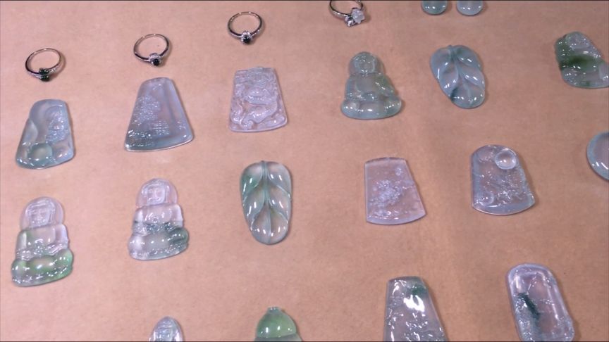 带大家看美美的翡翠,有些玻璃种了,超美,欢迎骚扰!