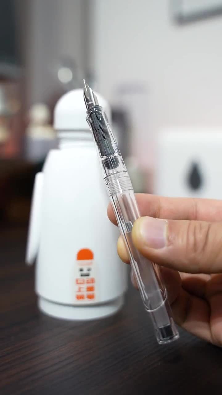 可以自动上墨水的钢笔你见过吗?