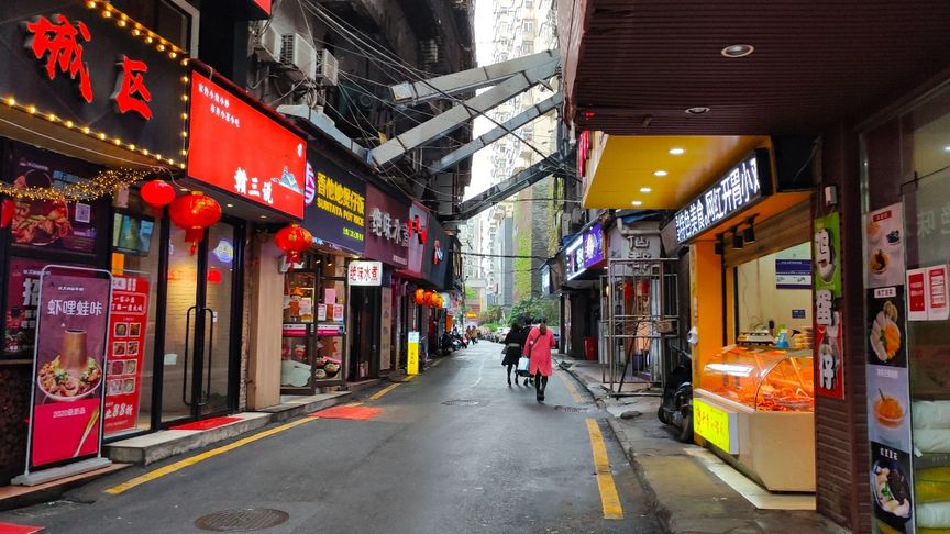 长江绕郭知鱼美,逛南昌百盛后面知名美食一条街