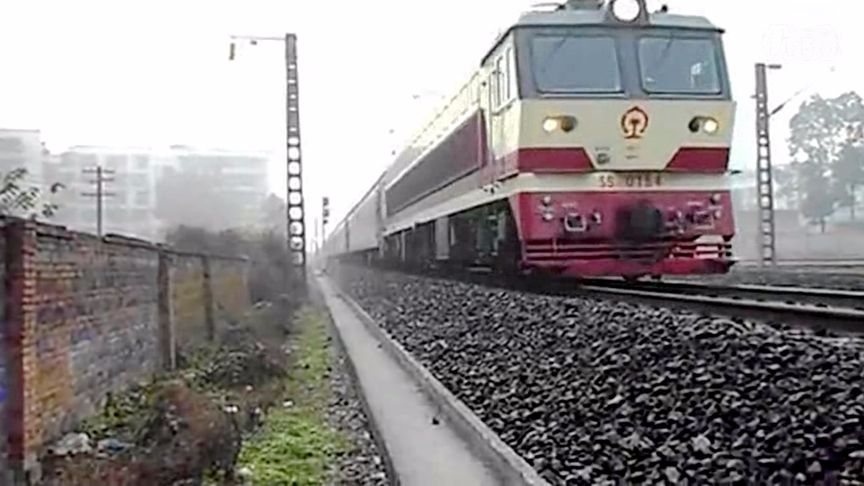 老成渝线上的王牌列车 SS7C牵引广州至成都k192次出永川站