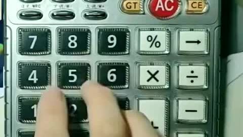 牛人用计算器弹奏《卡路里》,瞬间成了一台钢琴,网友:屈才了ߘ