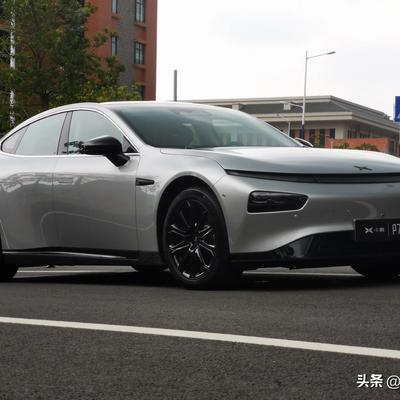 ...至于操控什么的就算了吧,电子味太浓,尤其是转向响应不够直接不够快...