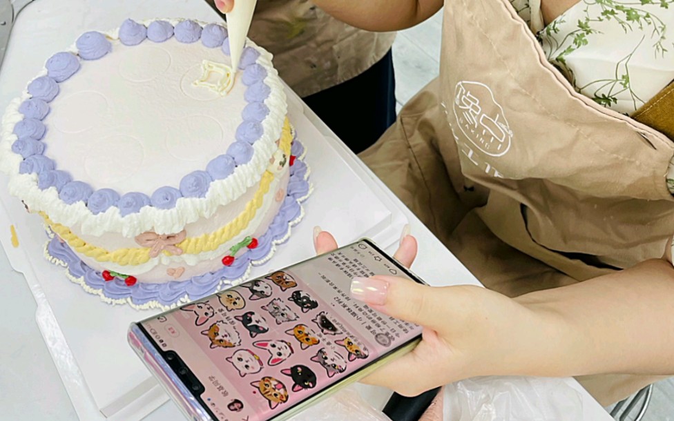 解锁和姐姐一起diy生日蛋糕 ,结尾有作品展示喔!