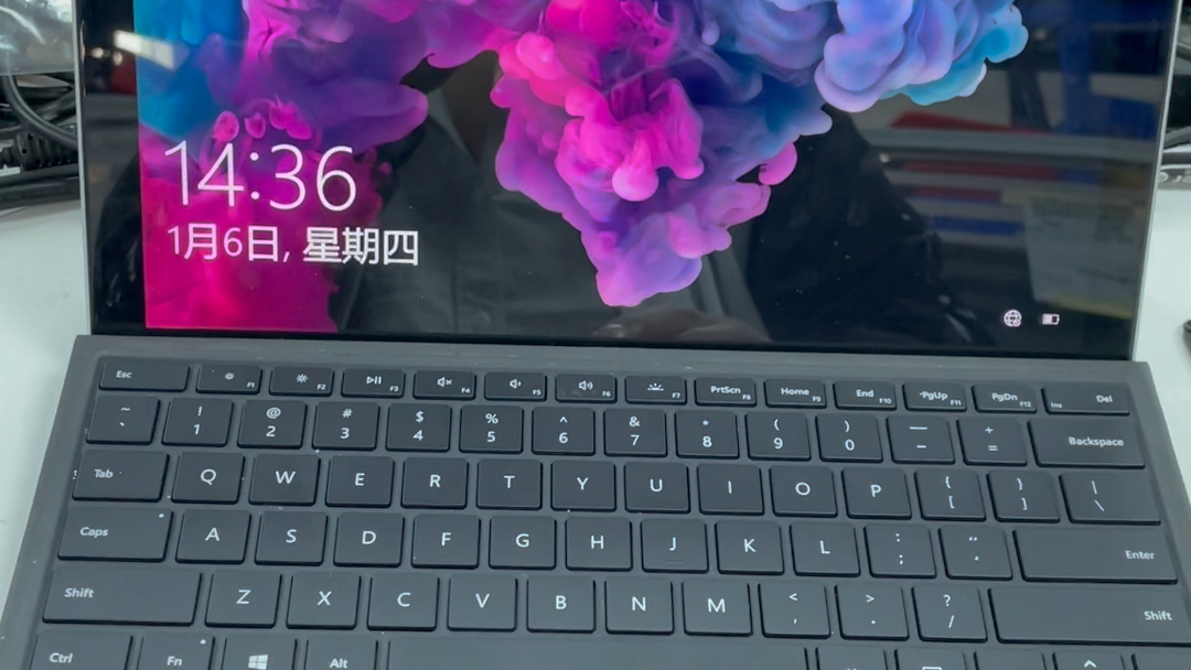 微软surface pro4为什么总是出现键盘无法识别,而且机器还漏电的情况