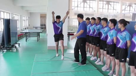 微课《体操》手倒立前滚翻最终版