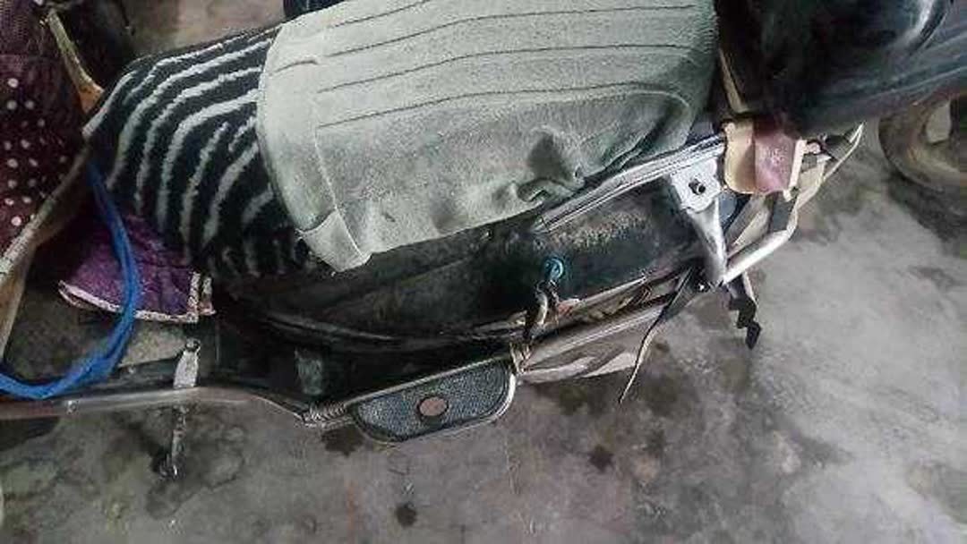 电动车防盗器遥控板丢了,车子防盗会响,这样操作接可以解除。