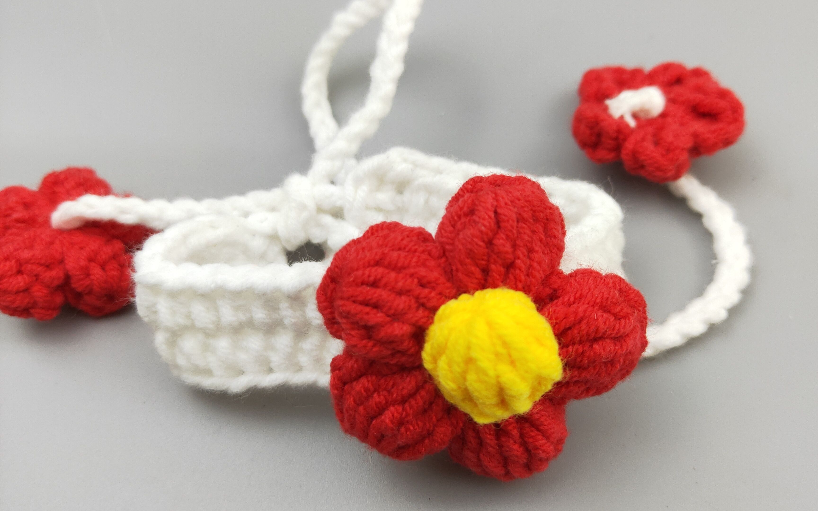 ...送您一朵小红花 一安生活馆 diy手工编织毛线手环视频教程 泡芙花手环