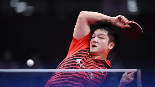 樊振东vs许昕,两人愣是把乒乓球打成了羽毛球