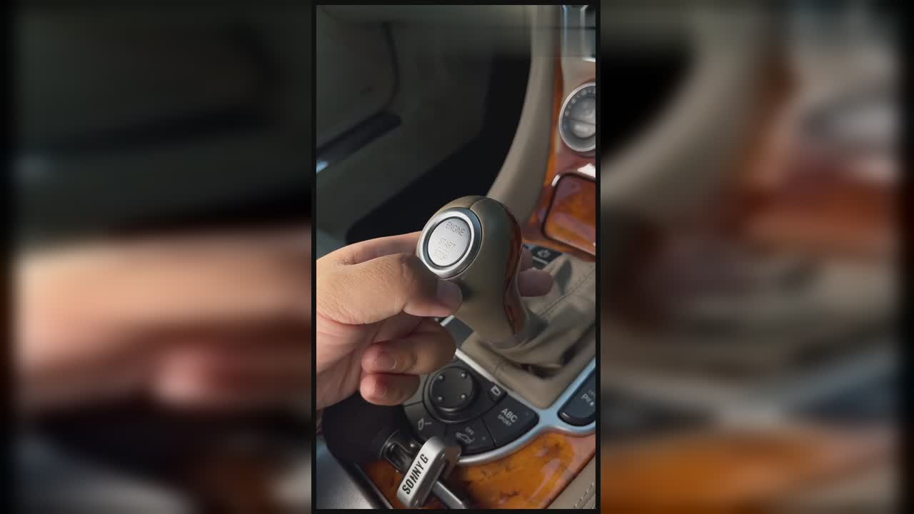 沉浸式拍车:奔驰硬顶敞篷