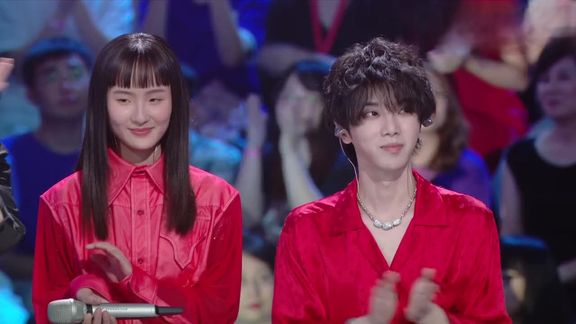 华晨宇、张钰琪合唱《我管你》,两人飙高音太好听了吧。