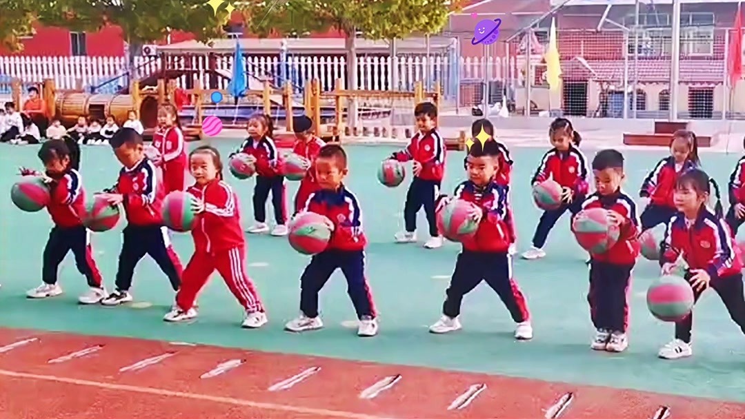 幼儿园户外游戏《花样拍球》