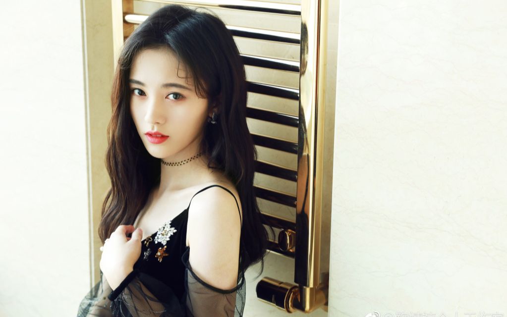 【鞠婧祎】180118微博之夜相关CUT合集