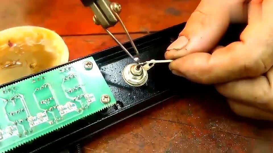 供电分路器你知道怎么维修吗?专业老师傅教你这样搞定它