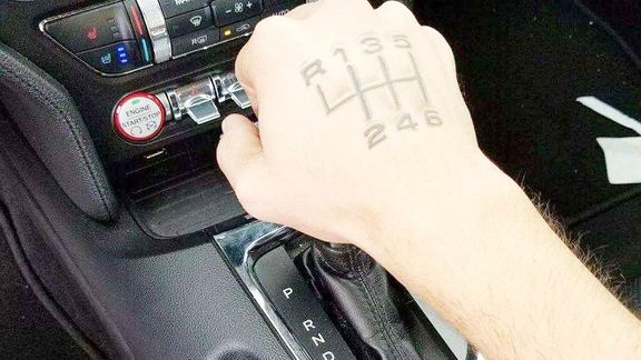 买车时不用再纠结,到底买手动挡还是买自动挡,看看老司机怎么说